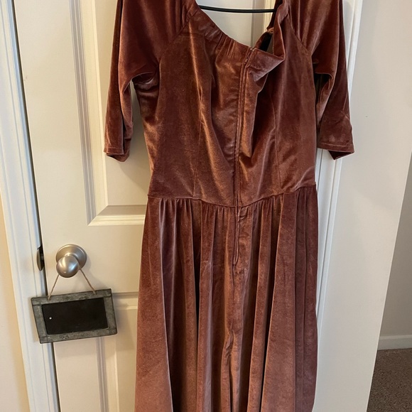 Laur Byrnes | Dresses | Laura Byrnes Pinup Girl Monica Dress In Rose ...